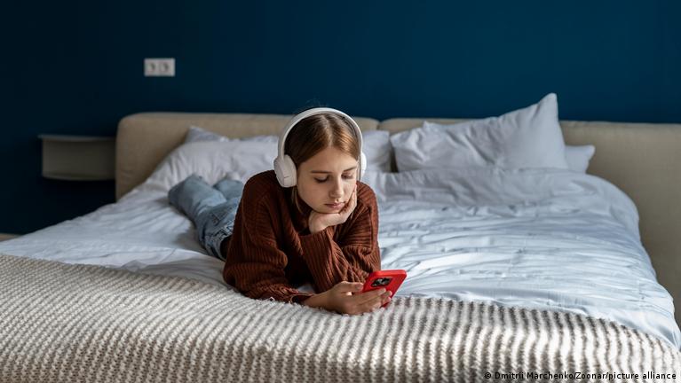 How to quit your smartphone addiction, guided by science