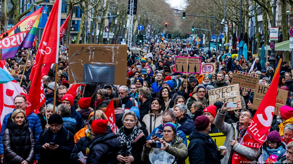 Gjermani: Fushata zgjedhore e AfD-së shoqërohet me protesta – DW – 26 ...