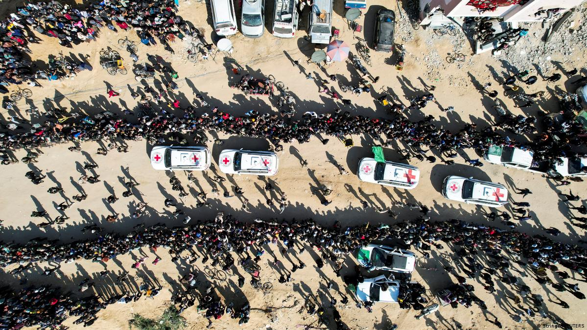 Middle East: Hamas releases 3 Israeli, 5 Thai hostages – DW – 01/31/2025