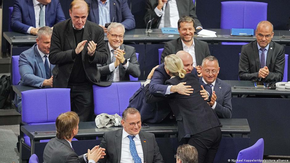 CDU-AfD-Kooperation: Was denken die Wähler? – DW – 31.01.2025