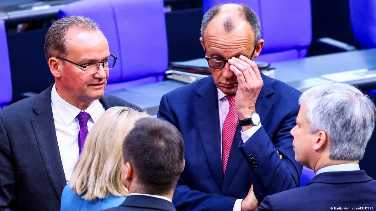 Bundestag: Hitzige Debatte um Migrationspolitik – DW – 31.01.2025