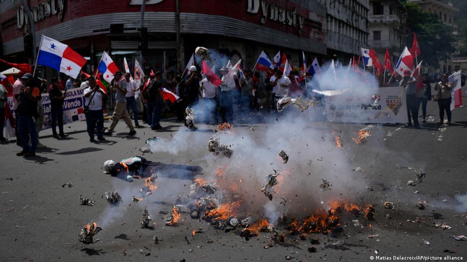 Varios heridos dejan disturbios tras una protesta en Panamá – DW – 15 ...