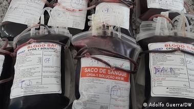 Jovens angolanos vendem sangue para sobreviver