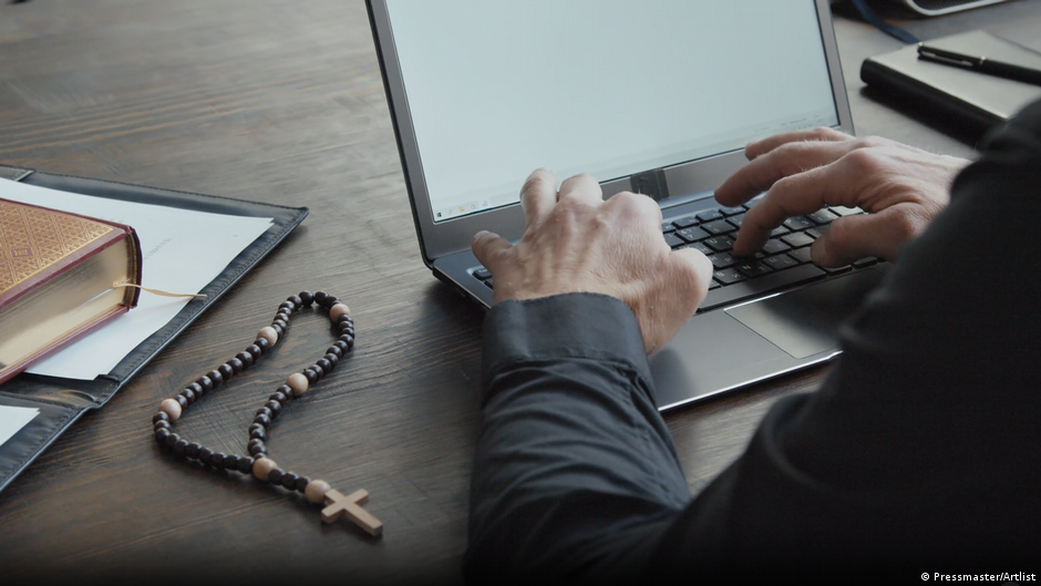 Using AI to get new church members – DW – 02/07/2025