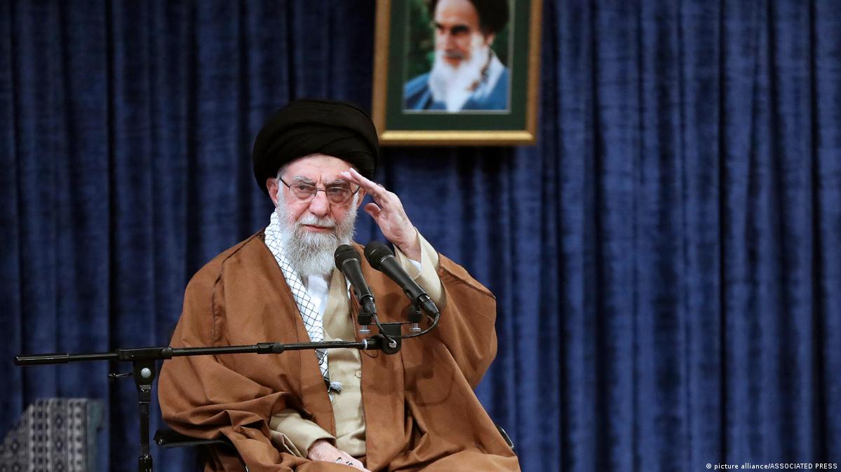 Quem era Ali Khamenei, o líder supremo da teocracia iraniana