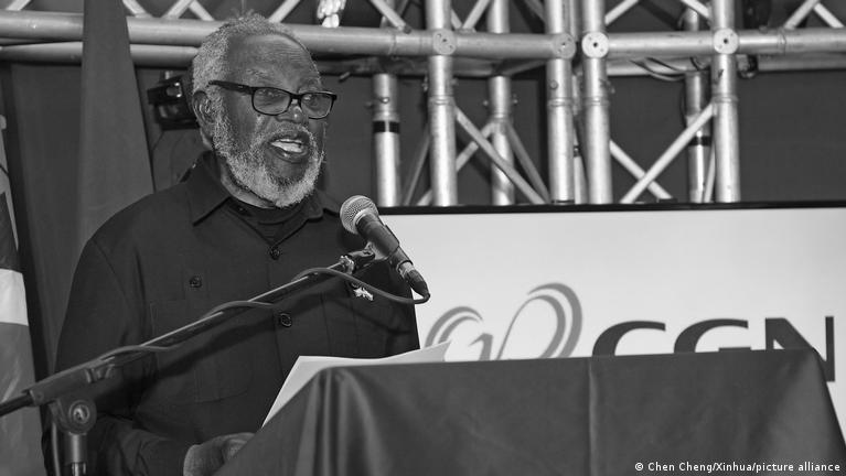 Namibia's 'founding father' Sam Nujoma dies at 95 – DW – 02/09/2025