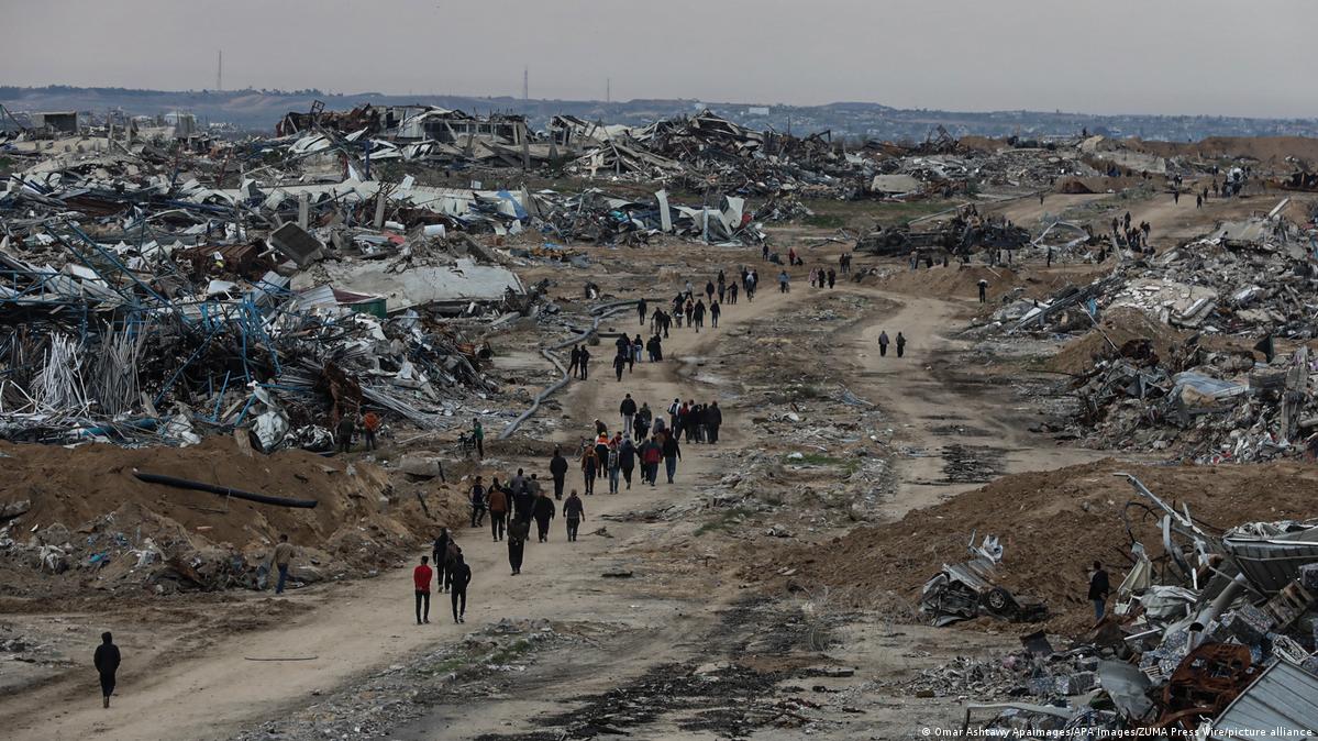 Israeli military pulls out of Gaza's Netzarim corridor – DW – 02/09/2025