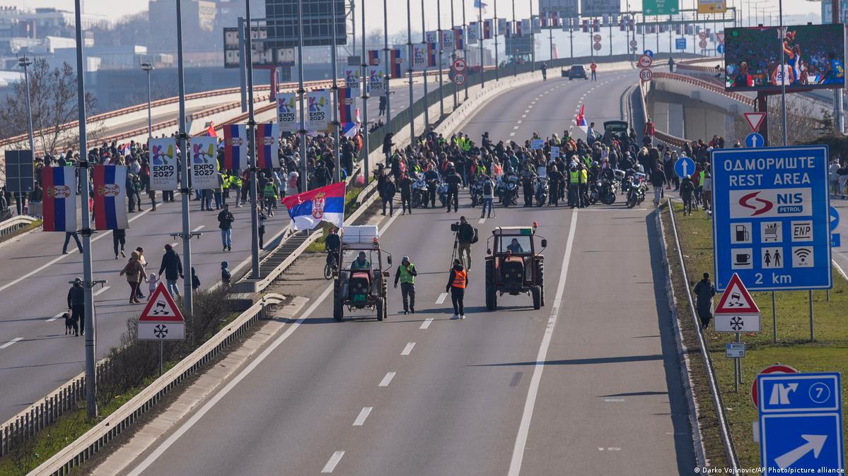 Serbia: Students mark 100 days since deadly canopy collapse – DW – 02 ...