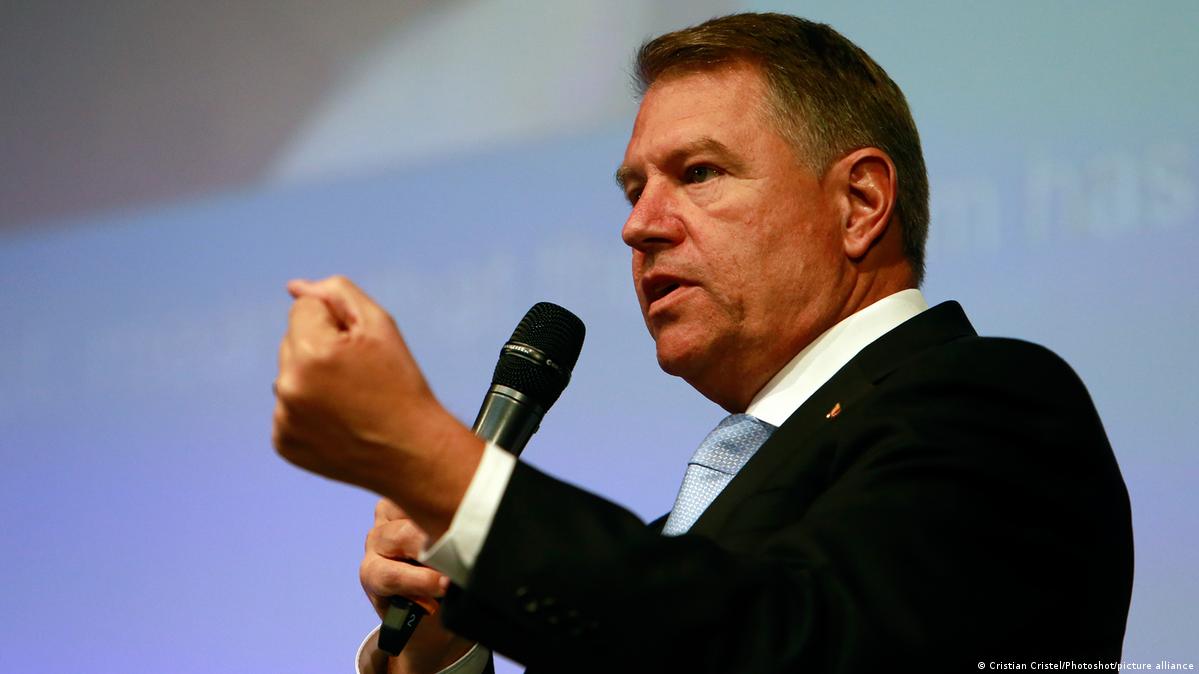 Romania president resigns amid impeachment threat – DW – 02/10/2025