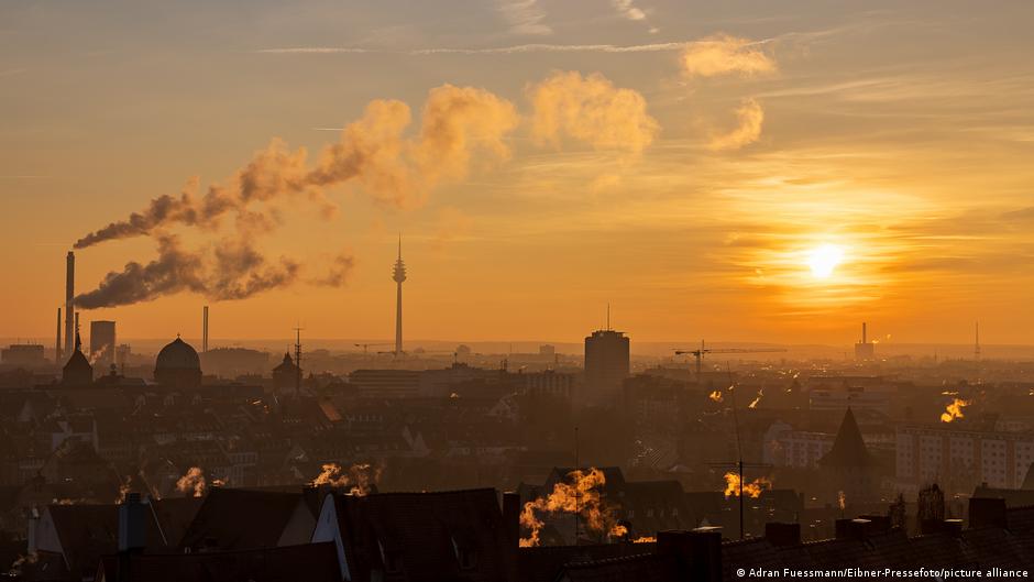 Climate change takes back seat in Germany's 2025 election – DW – 02/12/2025