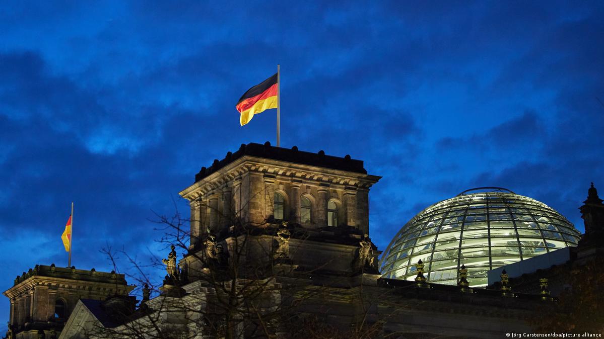 Hampir Separuh Anak Muda Jerman Pilih Partai Kiri dan AfD – DW – 28.02.2025