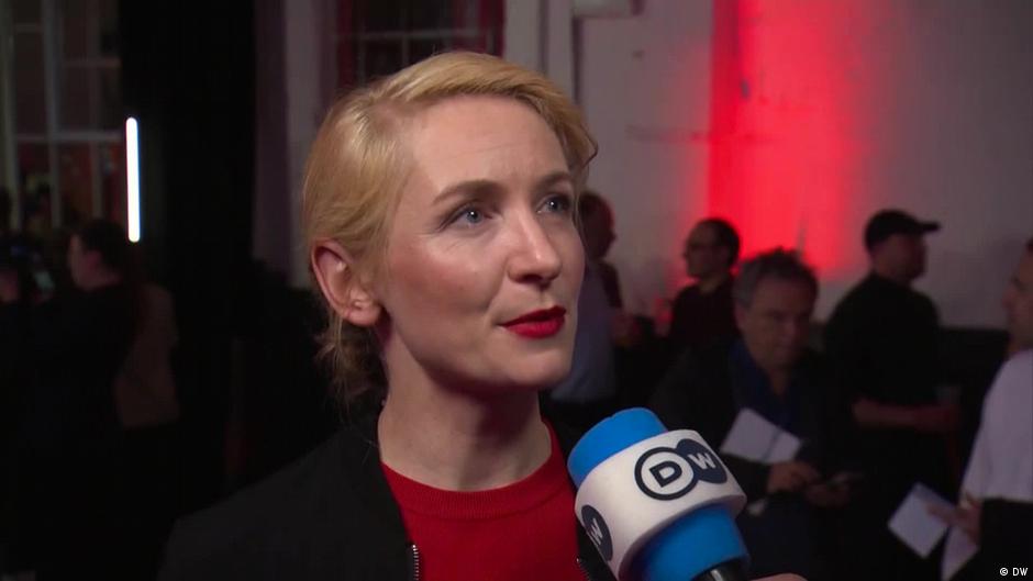 Die Partei hat sich verjüngt: Ines Schwerdtner (Die Linke) – DW – 24.02 ...