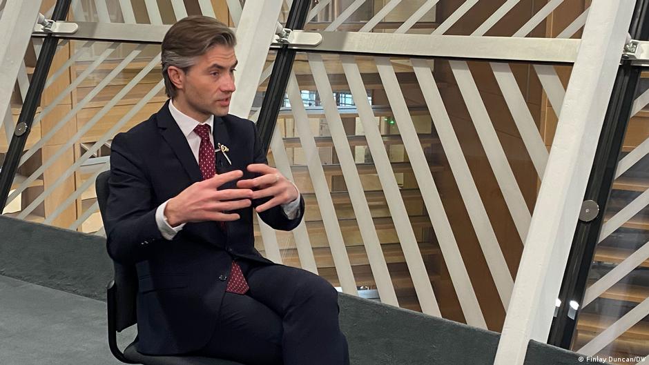 Lithuanian minister: No substitute to US presence in Europe – DW – 02 ...