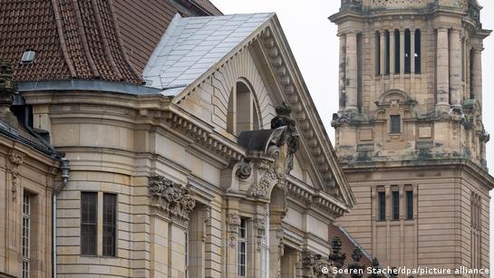 Germany: Suspected Hamas cell members face terrorism trial – DW – 02/25 ...