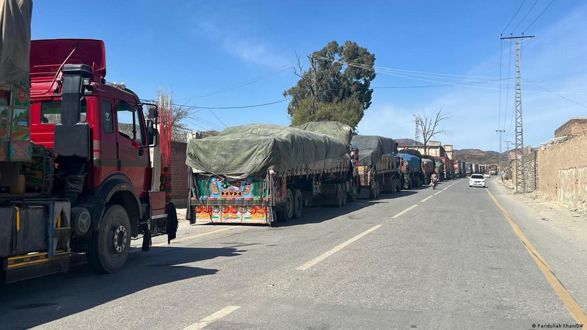 Afghan drug shortage looms as Taliban ban Pakistani imports