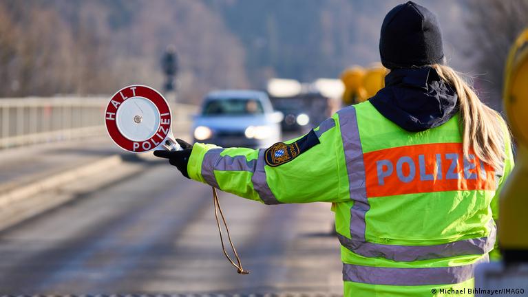 Fact check: No, Merz didn't promise to close the border – DW – 02/28/2025