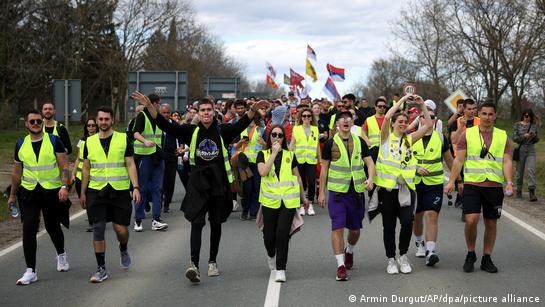 Protesti u Srbiji: da li se sprema dan D? – DW – 14. 3. 2025.