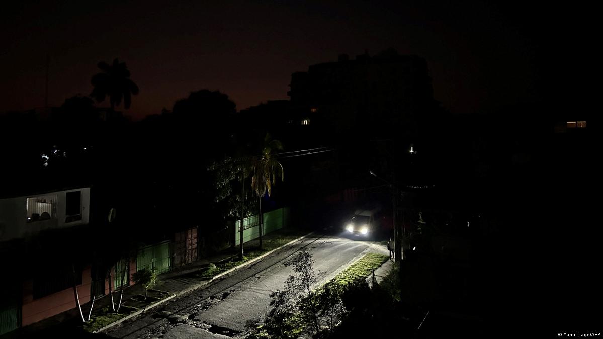 Cuba's national grid fails, leaving millions without power – DW – 03/15 ...