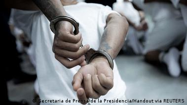 EE.UU. presenta primer caso de terrorismo del Tren de Aragua – DW – 24/04/2025