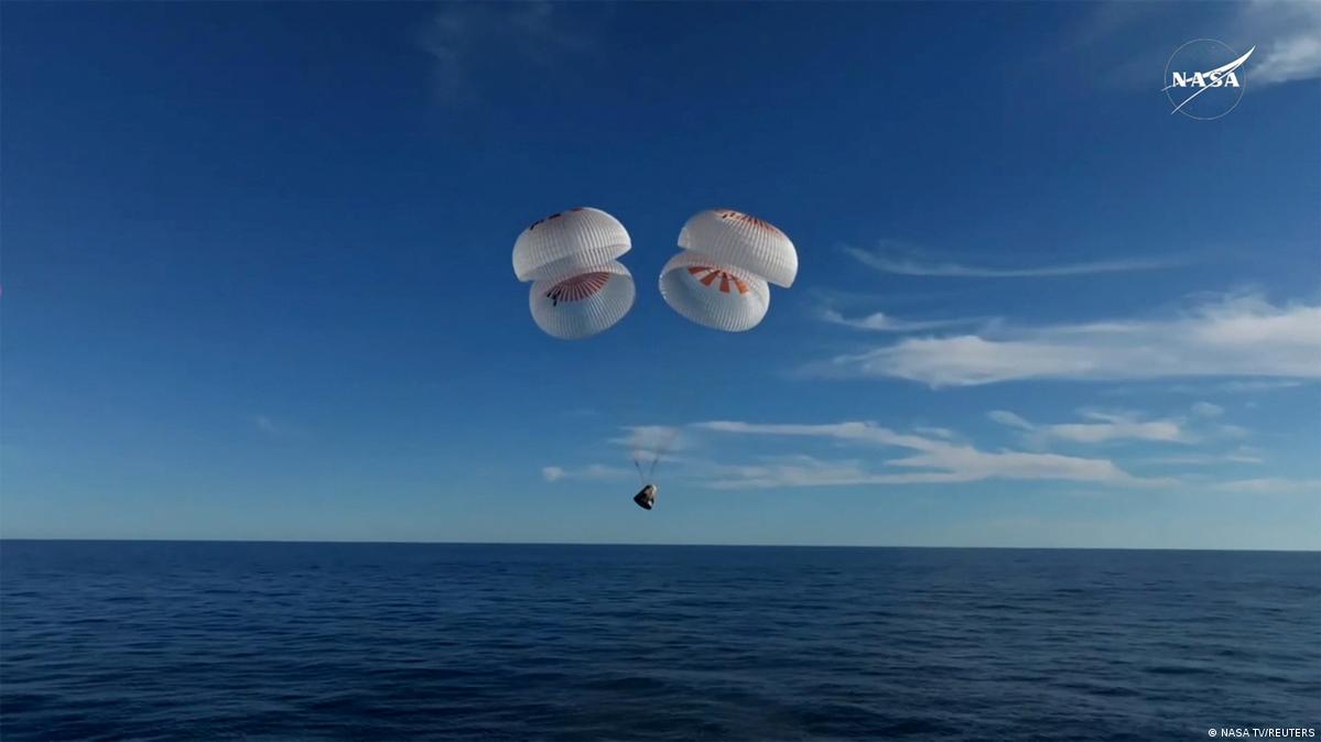 NASA astronauts return to Earth after 9 months on ISS – DW – 03/18/2025