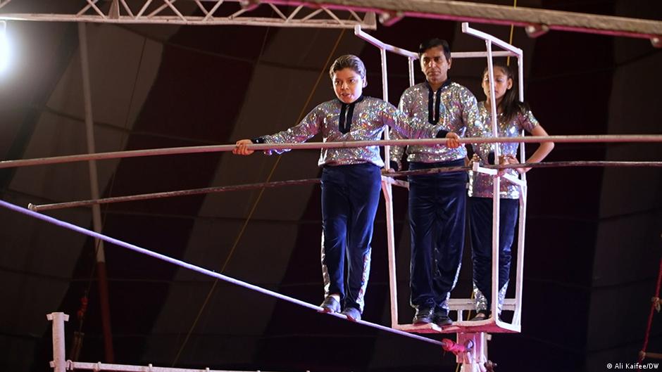 Pakistan's child circus performers risk their lives for show – DW – 03 ...
