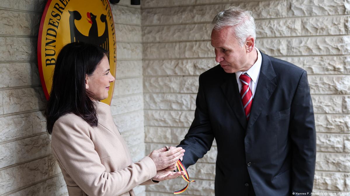 Germany reopens embassy in Syria after 13-year closure – DW – 03/20/2025