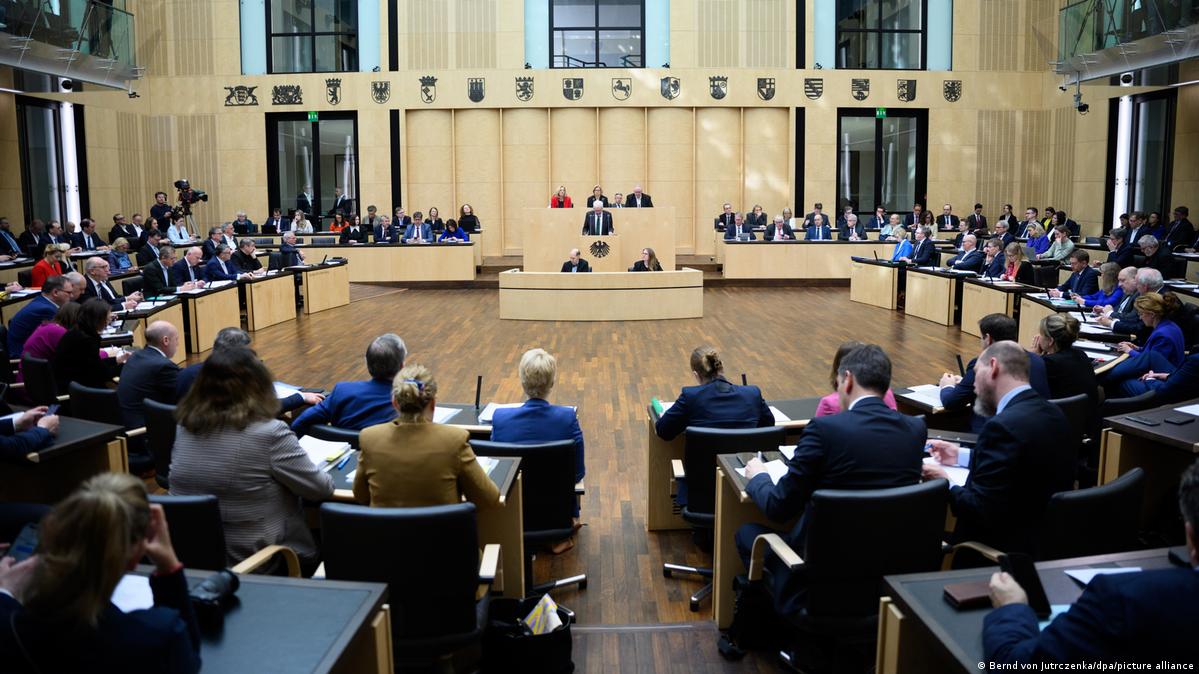 Germany: Upper house signs off on landmark debt reform plan – DW – 03 ...