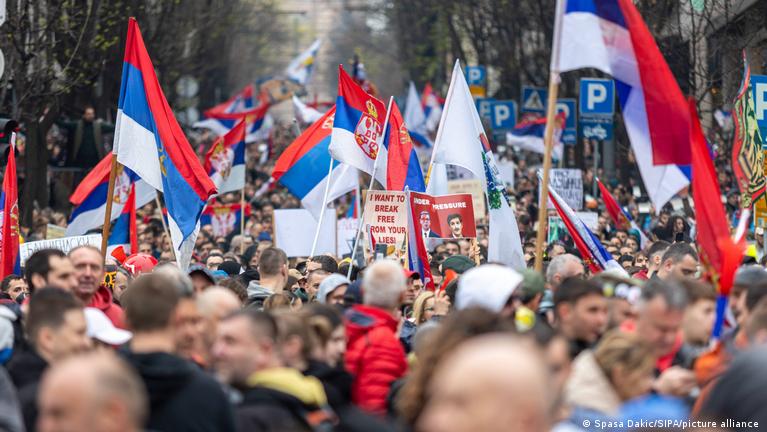 Protesti u Srbiji: Igra živaca između vlasti i studenata – DW – 3. 4. 2025.