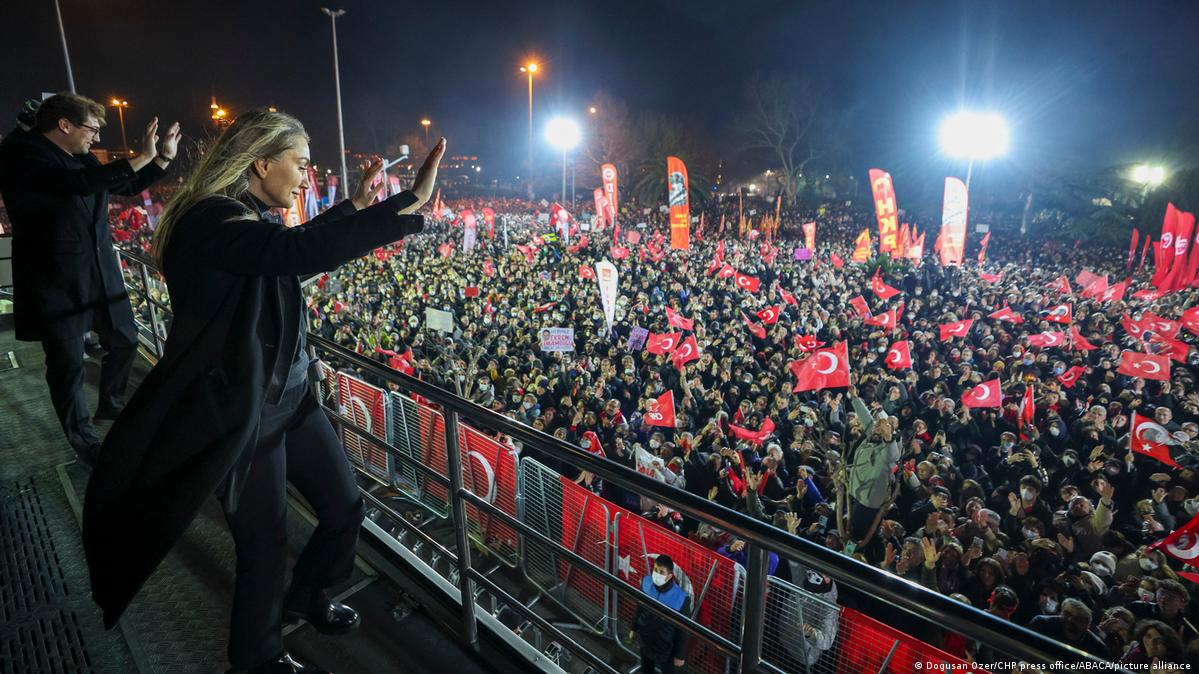 Turkey: Dilek Imamoglu, the woman standing up to Erdogan – DW – 03/28/2025