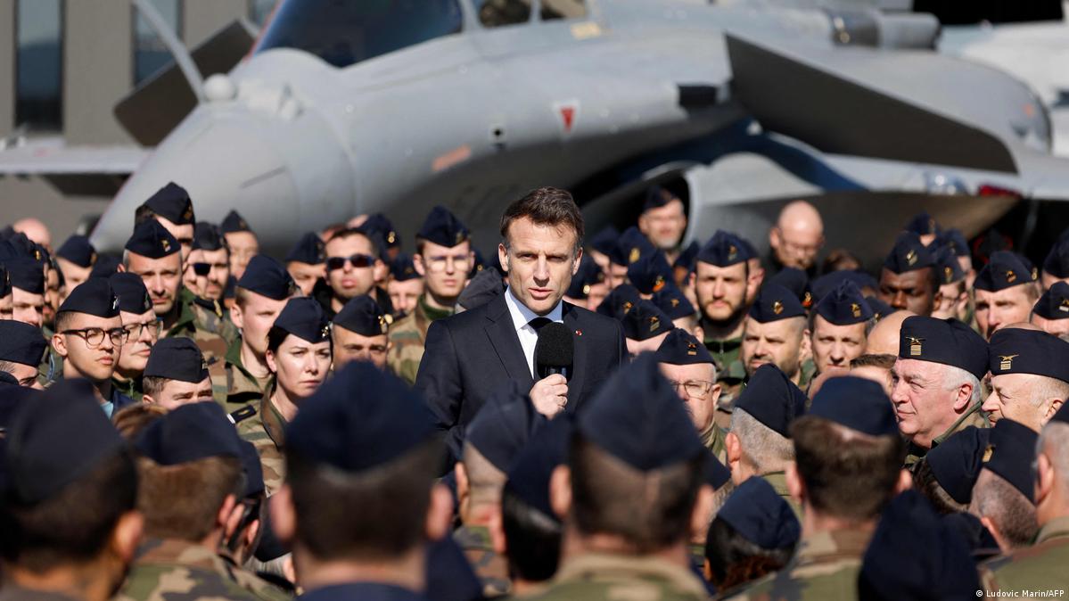 Macron open to deploying French nuclear weapons in Europe – DW – 05/14/2025