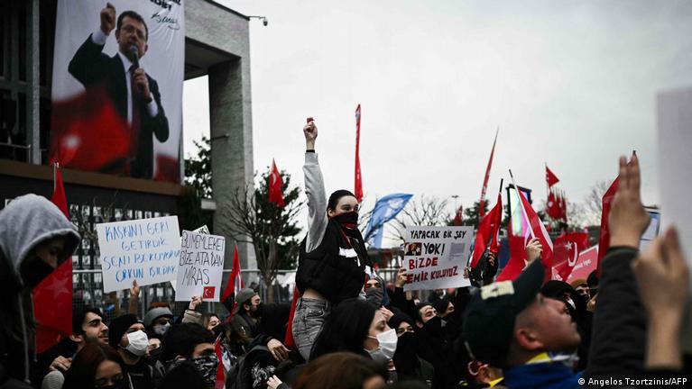 Turkish economy takes a battering after Imamoglu arrest – DW – 03/27/2025