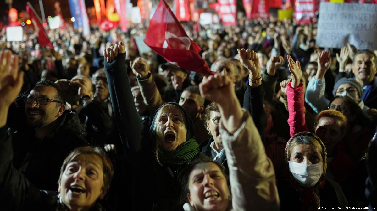 Turkey's culture scene fears repression amid protests – DW – 03/28/2025