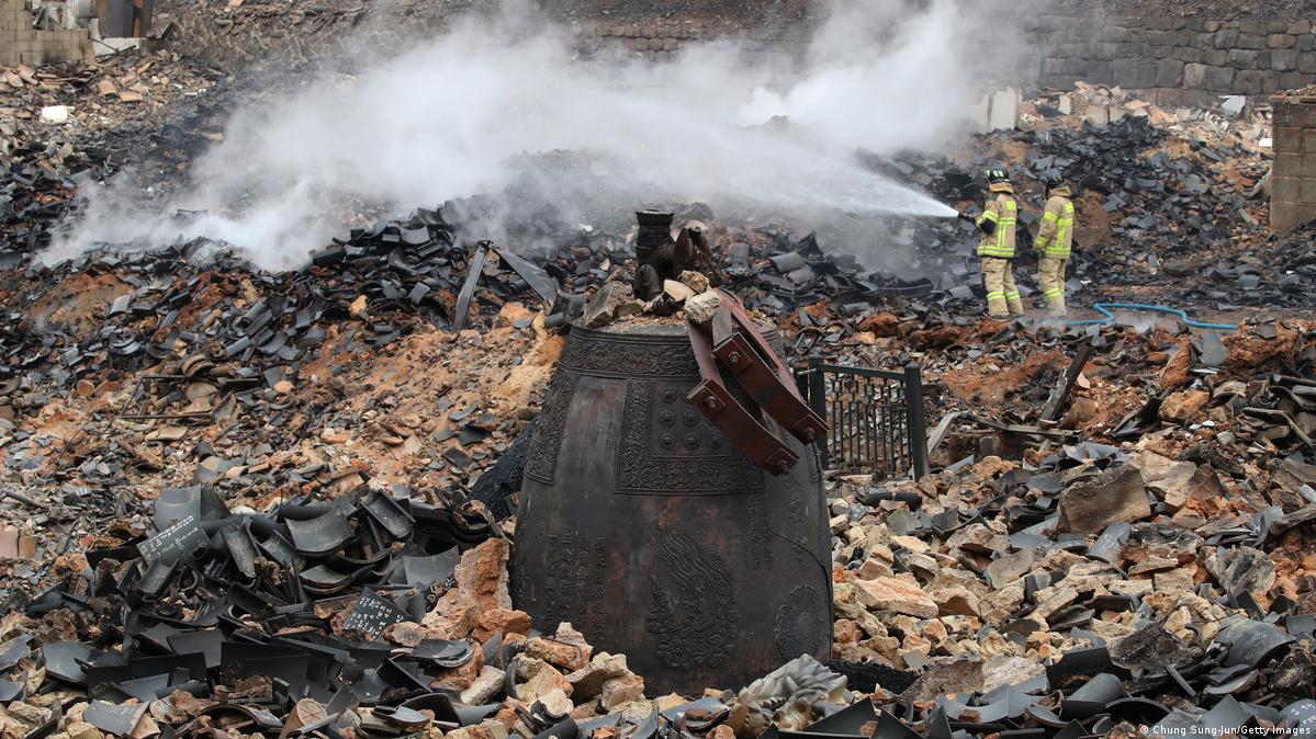 South Korea: Rains help firefighters battle deadly wildfires