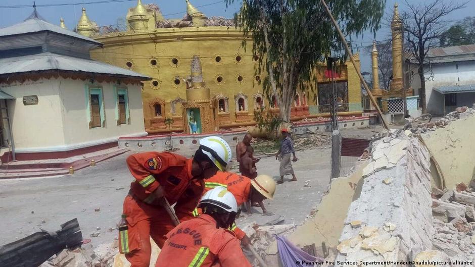International rescue teams arrive in Myanmar – DW – 03/29/2025
