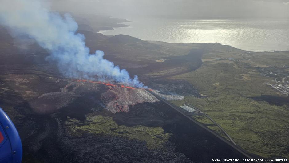 Iceland evacuates Blue Lagoon amid volcano eruption