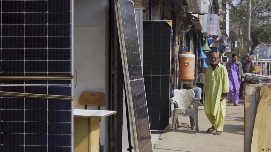 Why solar power is booming in Pakistan – DW – 04/07/2025