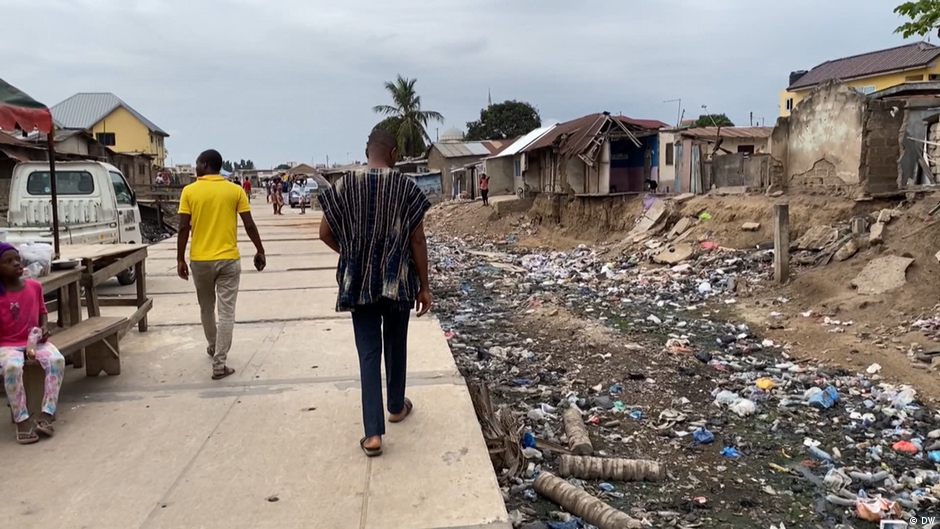 As Ghana's capital Accra grows, it struggles with waste – DW – 04/14/2025