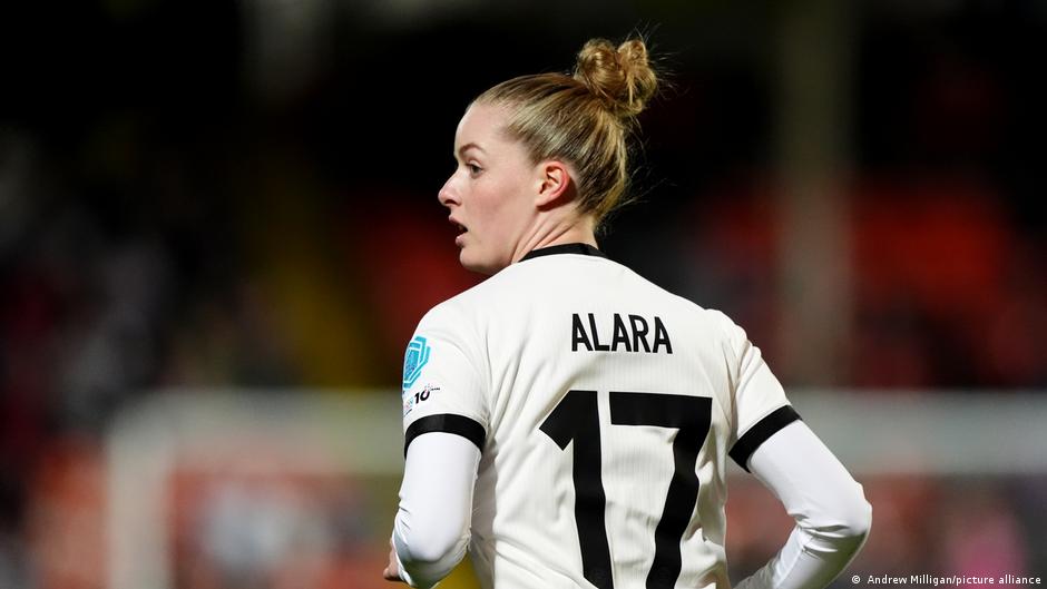 Alara Şehitler'den Nazilere karşı önlem: Soyadını sansürledi – DW – 05. ...