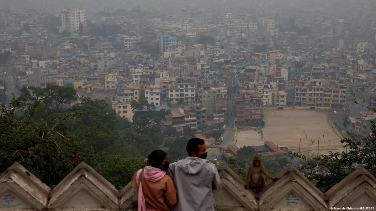 Nepal: Toxic haze blankets Kathmandu – DW – 04/12/2025
