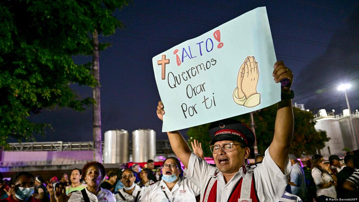 Dominican Republic ends rescue efforts at Jet Set nightclub – DW – 04 ...