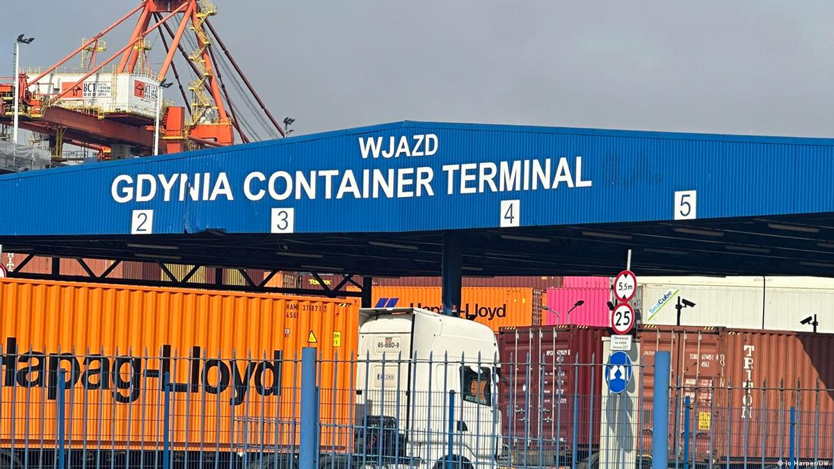 US-China tariff hikes affect Polish container terminal sale – DW – 04 ...