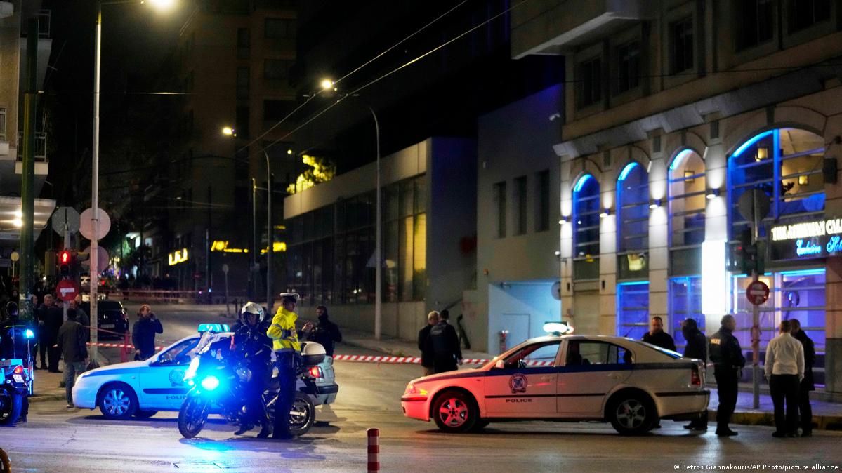 Una bomba explota en el centro de Atenas sin causar víctimas – DW – 11 ...