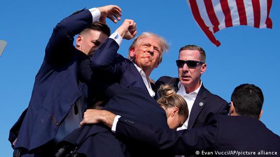 Trump replaces Obama portrait with one of himself – DW – 04/12/2025