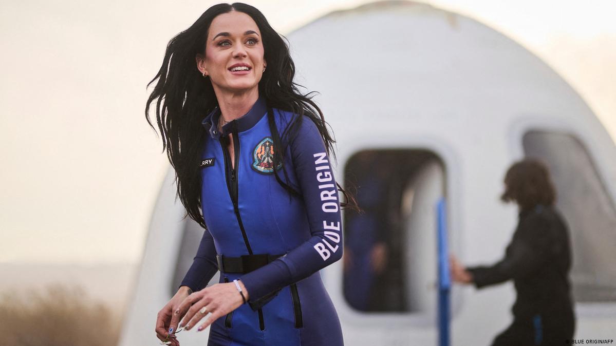 Katy Perry cumple vuelo espacial junto a cinco mujeres más – DW – 15/04/2025