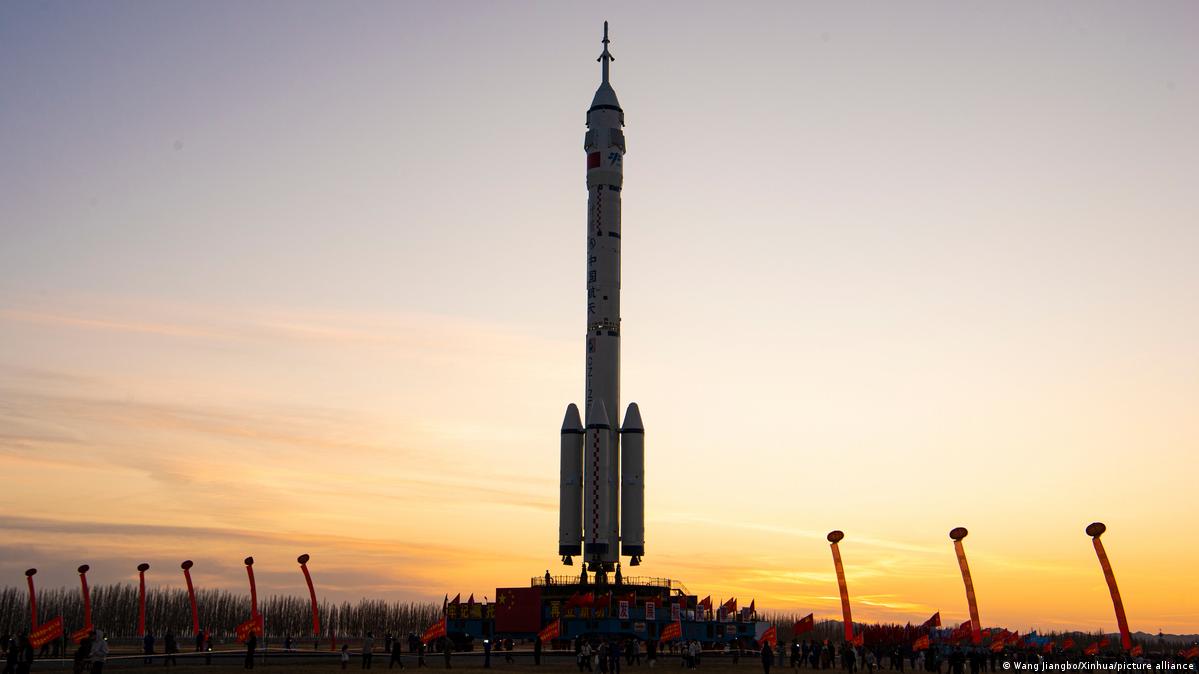 China sends 3 astronauts off to space