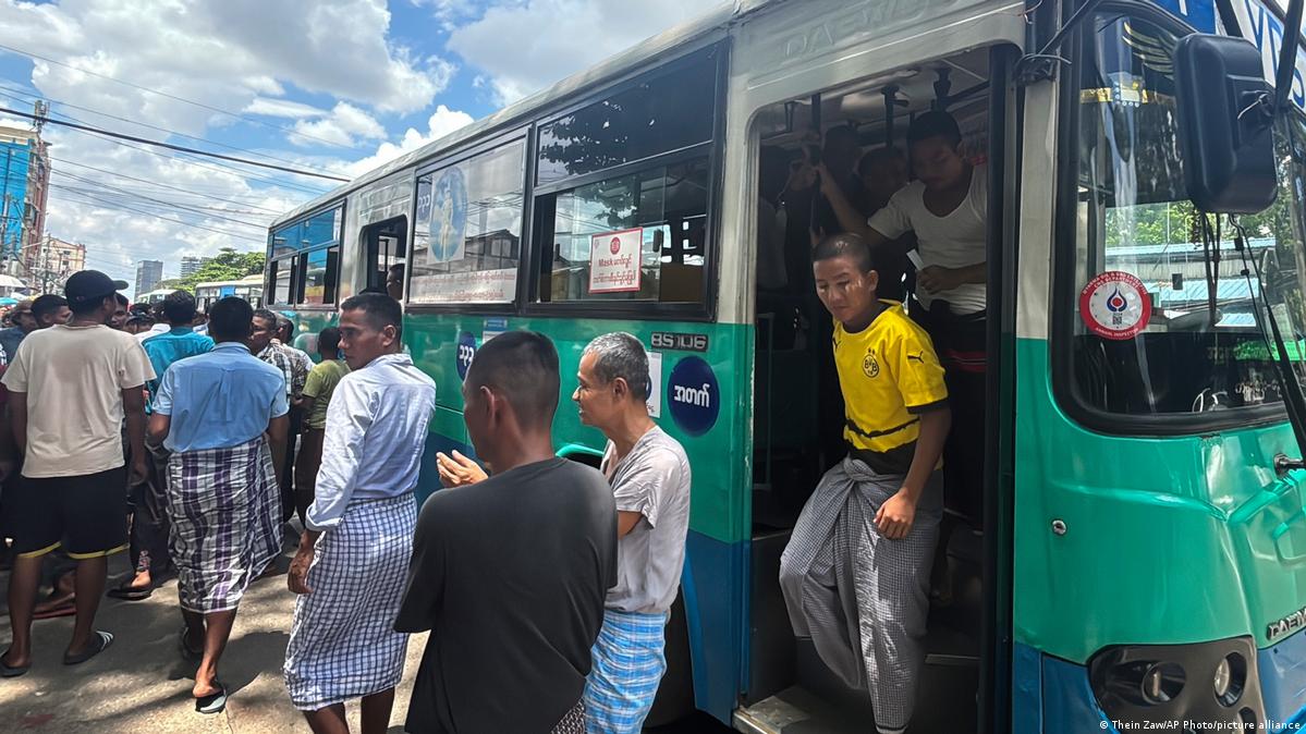 Myanmar junta pardons 4,900 prisoners to mark new year – DW – 04/17/2025