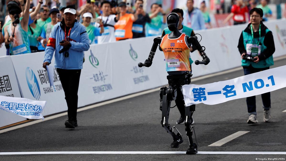 Robots lose against humans in half-marathon – DW – 04/19/2025