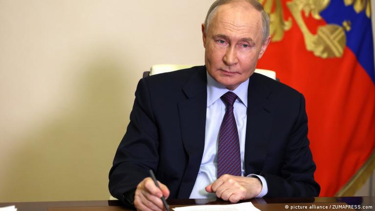 Ukraine updates: Putin announces 3-day ceasefire in May