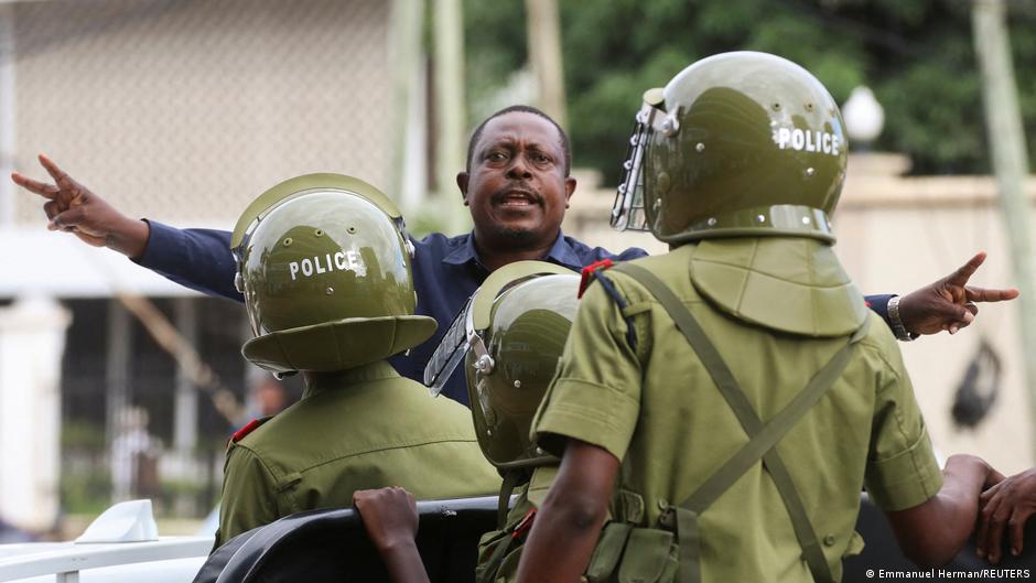 Police violence reports emerge after Tanzania election row – DW – 11/13 ...