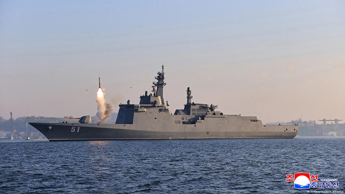 North Korea announces plans to build third navy destroyer – DW – 07/22/2025